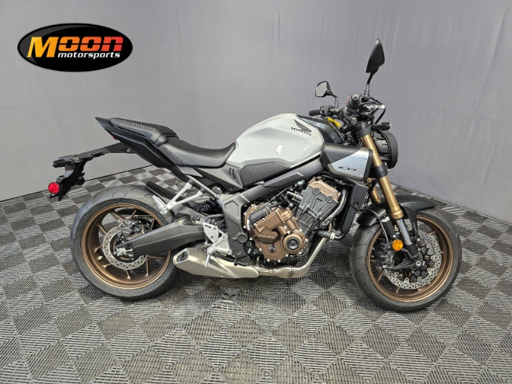 New 2025 Honda CB650R E-Clutch, Monticello MN | Specs, Price, Photos | Pearl Smoky Gray 5100242