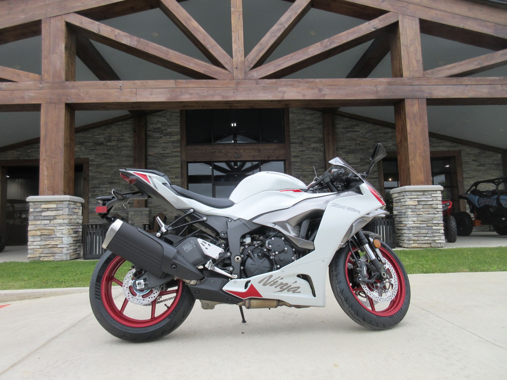 New 2025 Kawasaki Ninja ZX-6R for Sale | Georgetown KY Motorcycles | Pearl Robotic White ...