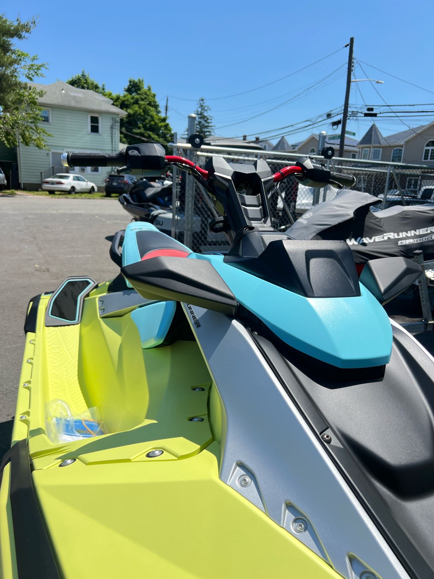 2025 Yamaha WaveRunner JetBlaster DLX 3-Up Personal Watercraft Specs ...