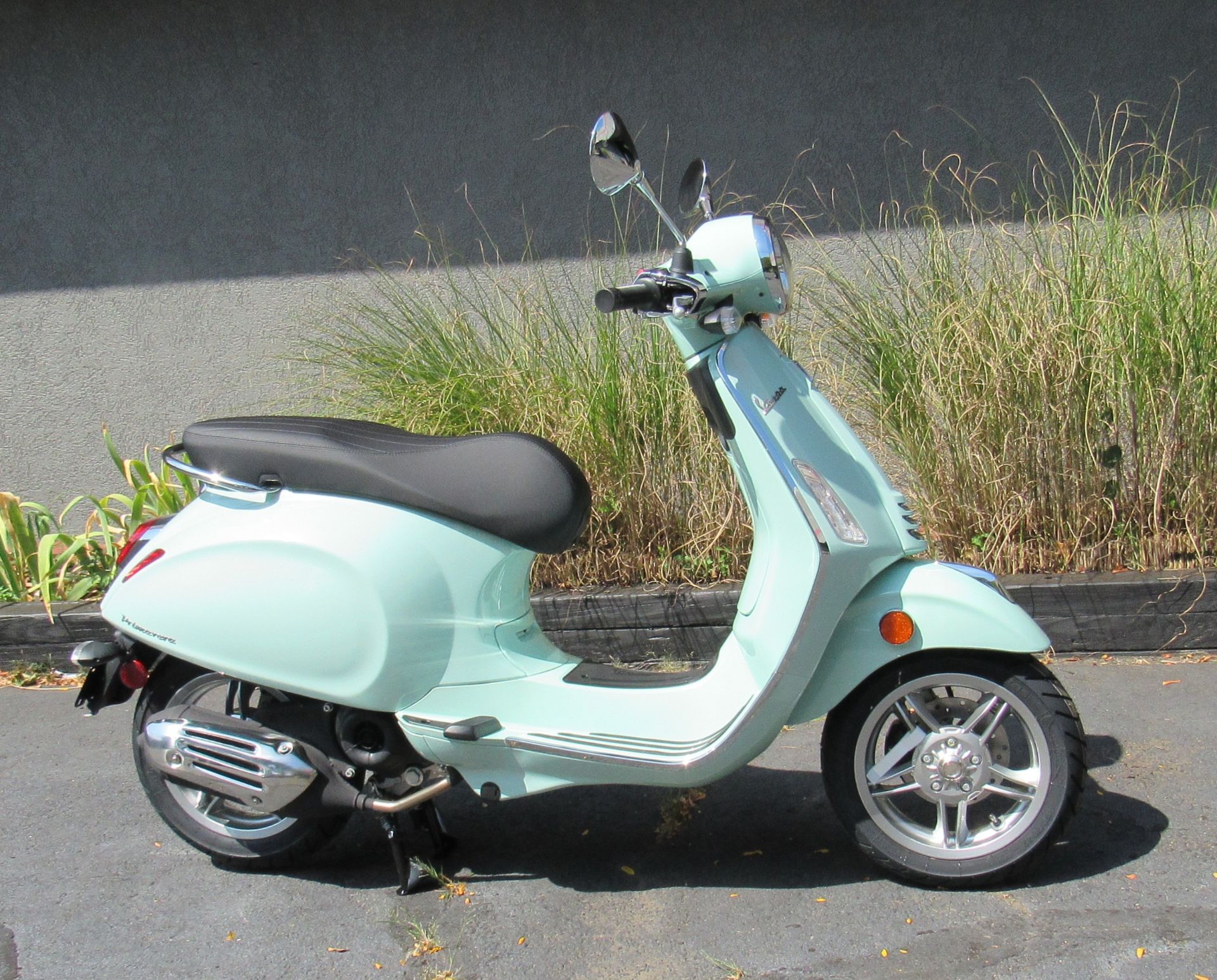 New 2025 Vespa Primavera 150 Scooters in New Haven, CT | Stock Number ...