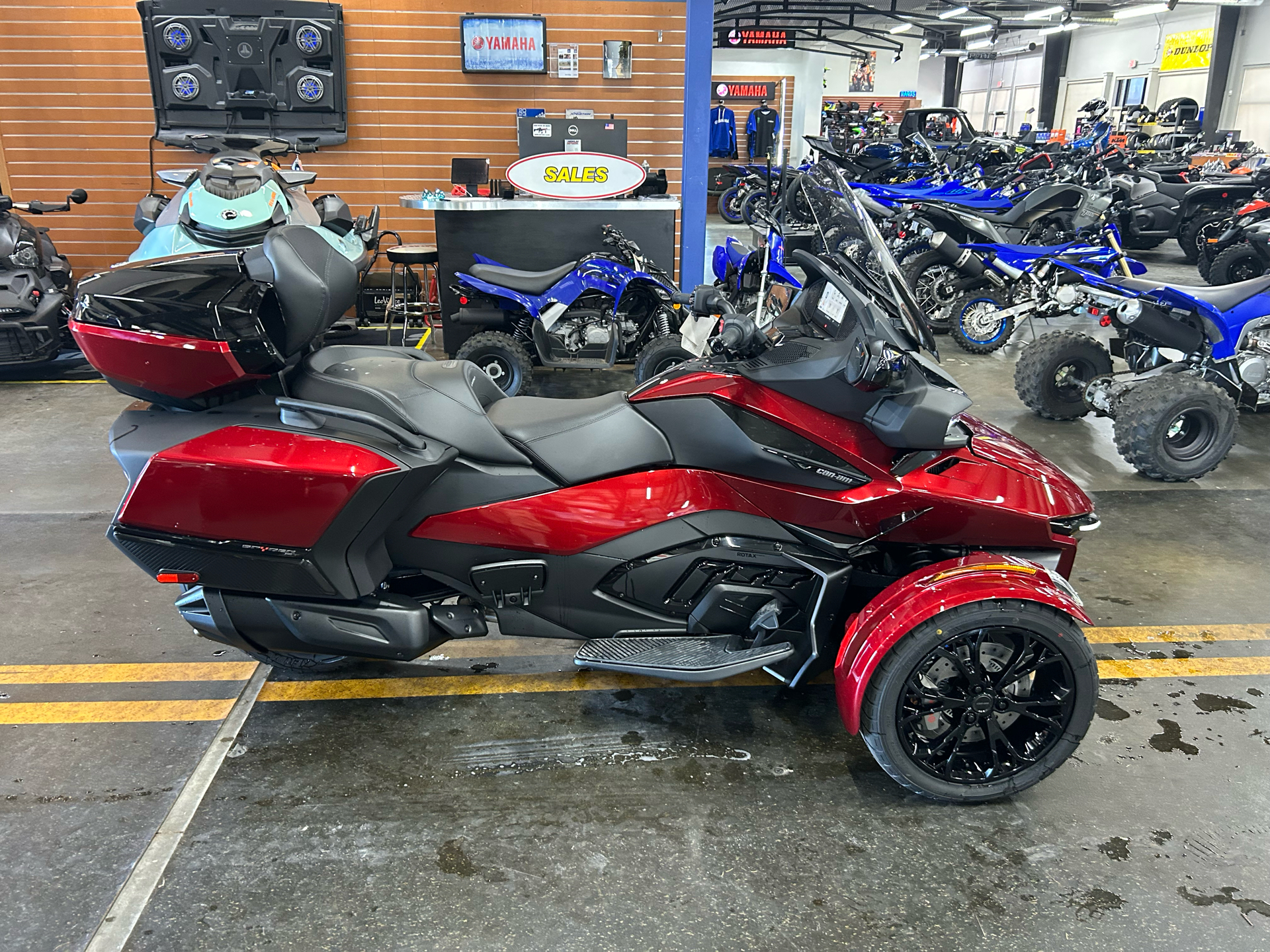 New 2025 Can-Am Spyder RT Limited Deep Marsala Metallic / Platine ...