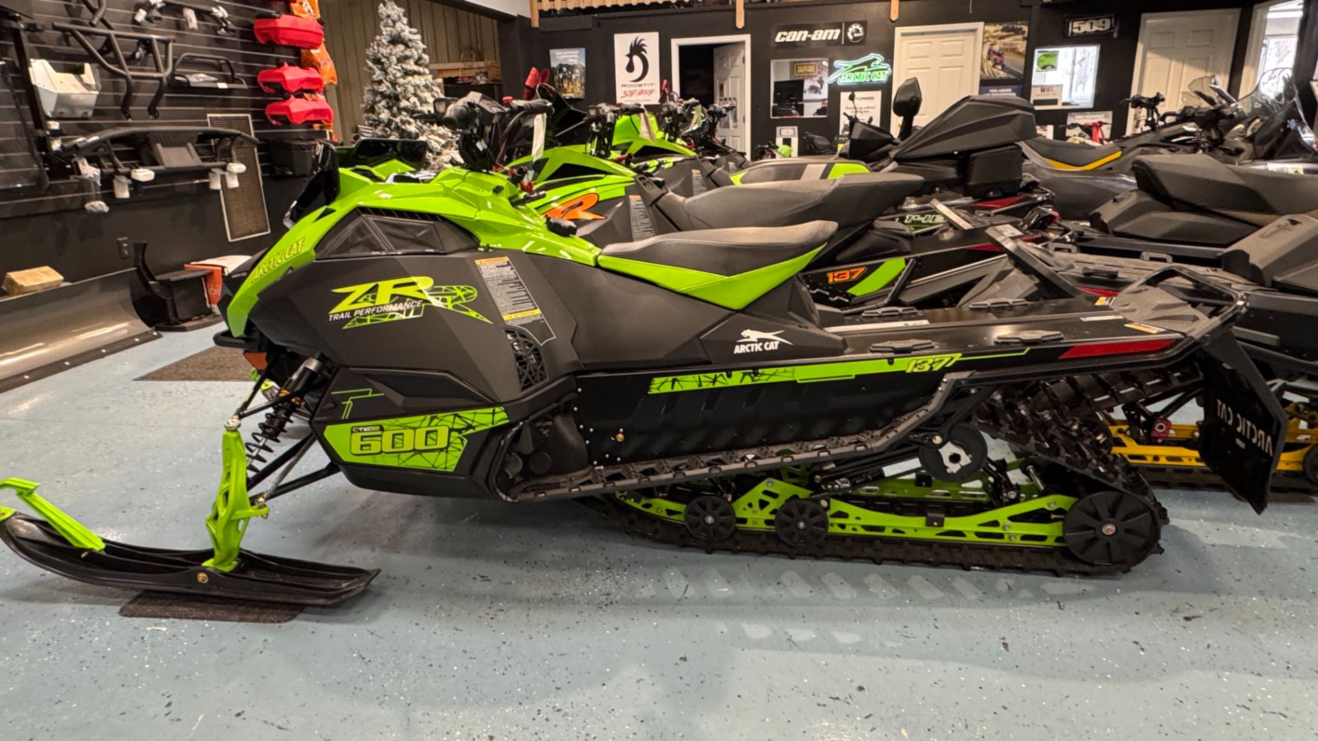 New 2025 Arctic Cat ZR 600 137 Sno Pro ES, Rockton PA | Specs, Price, Photos | Medium Green ...