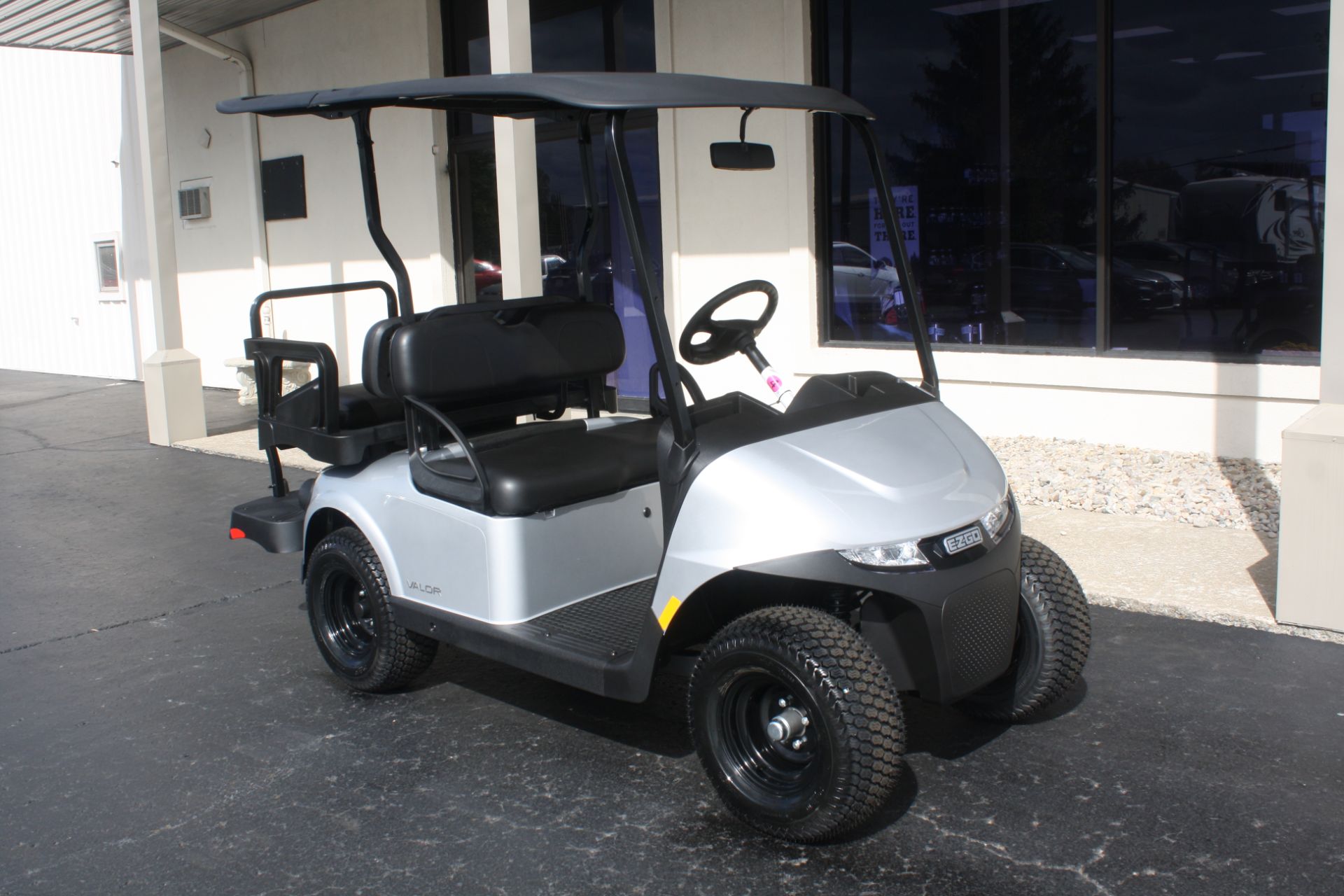 New 2024 E-Z-GO Freedom RXV EX1 Golf Carts in Campbellsville, KY | Stock Number: EZ0086