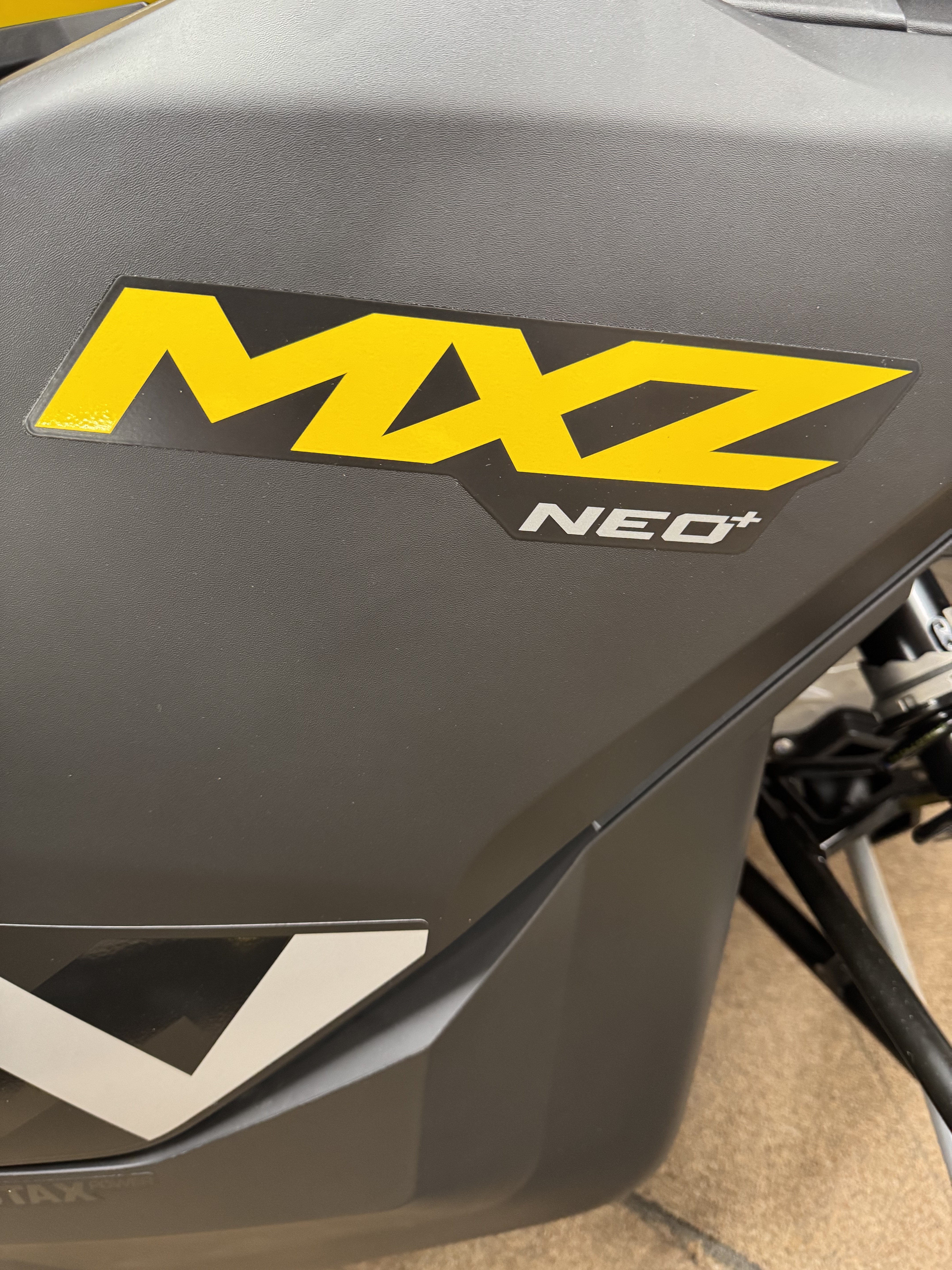 2026 Ski-Doo MXZ NEO+ 600 EFI ES RipSaw 1.25 Snowmobiles Mars ...