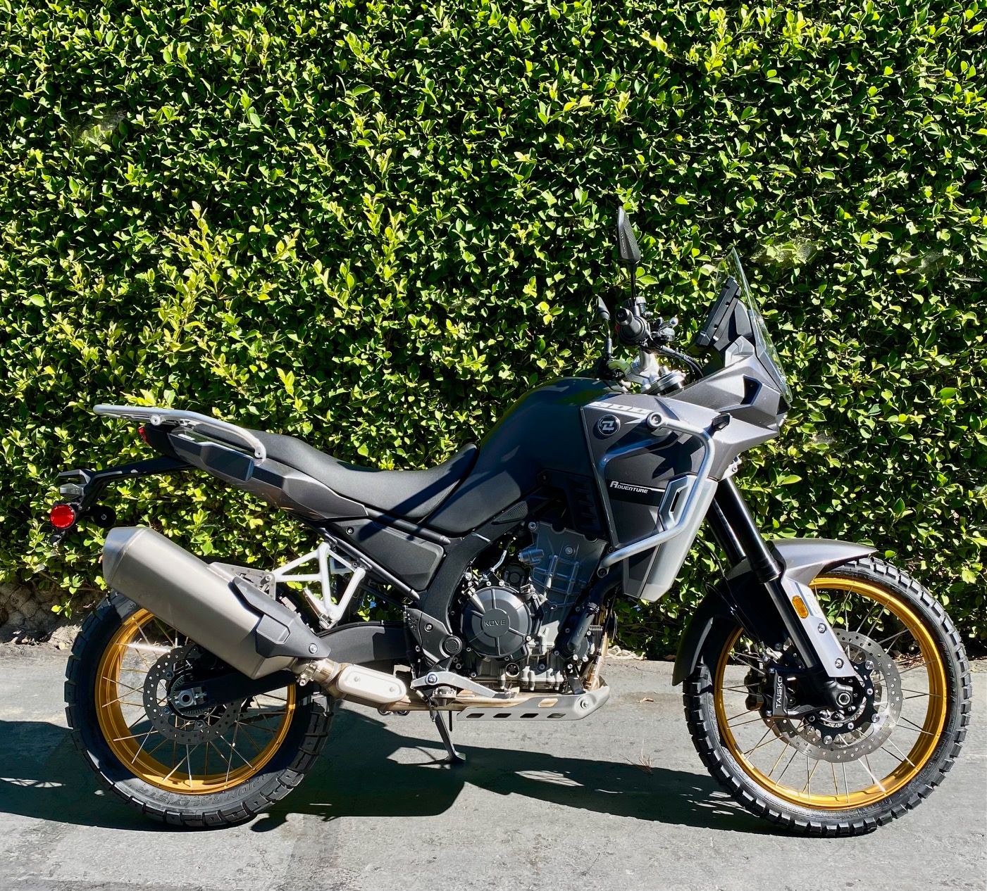 New 2025 KOVE USA 800X PRO, San Diego CA | Specs, Price, Photos | GREY ...