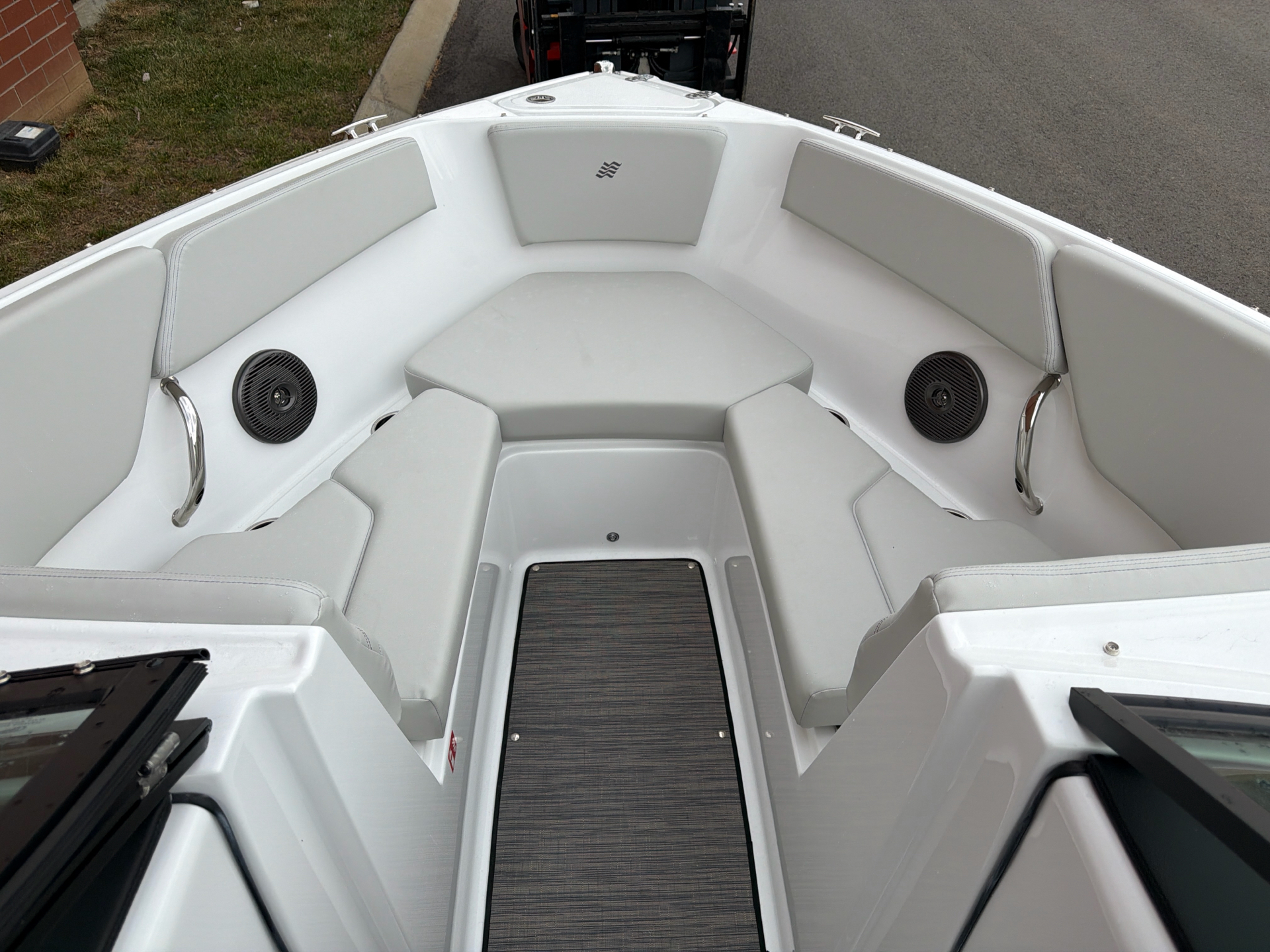 New 2026 Four Winns H2 Freedom, Lebanon TN | Specs, Price, Photos ...