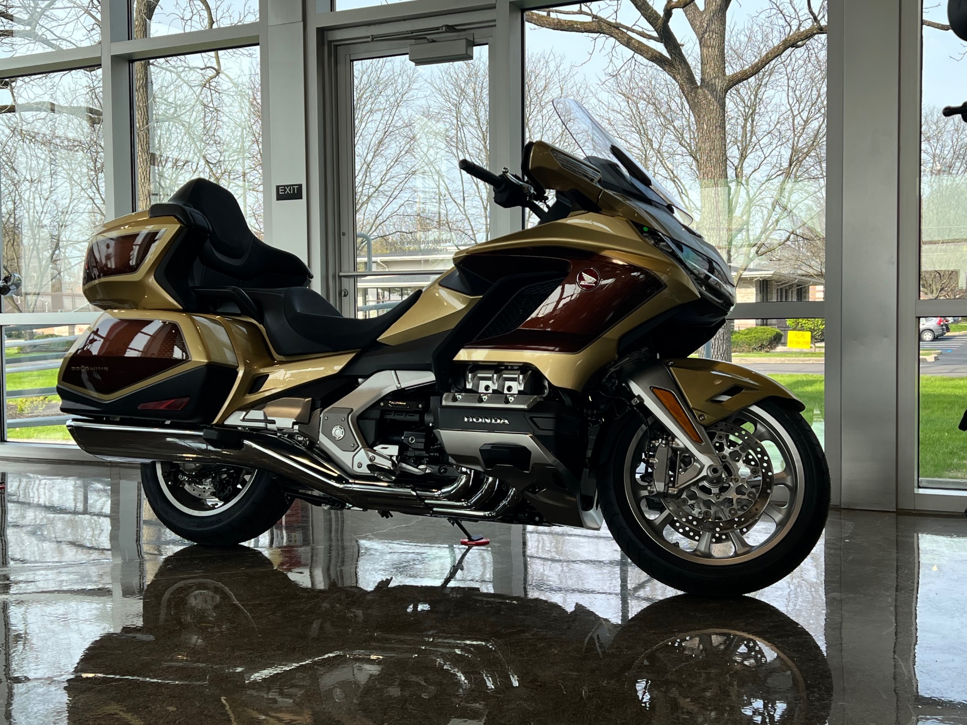 2025 Honda Gold Wing Tour 50th Anniversary, Indianapolis IN | Specs, Price | New Eternal Gold H0250