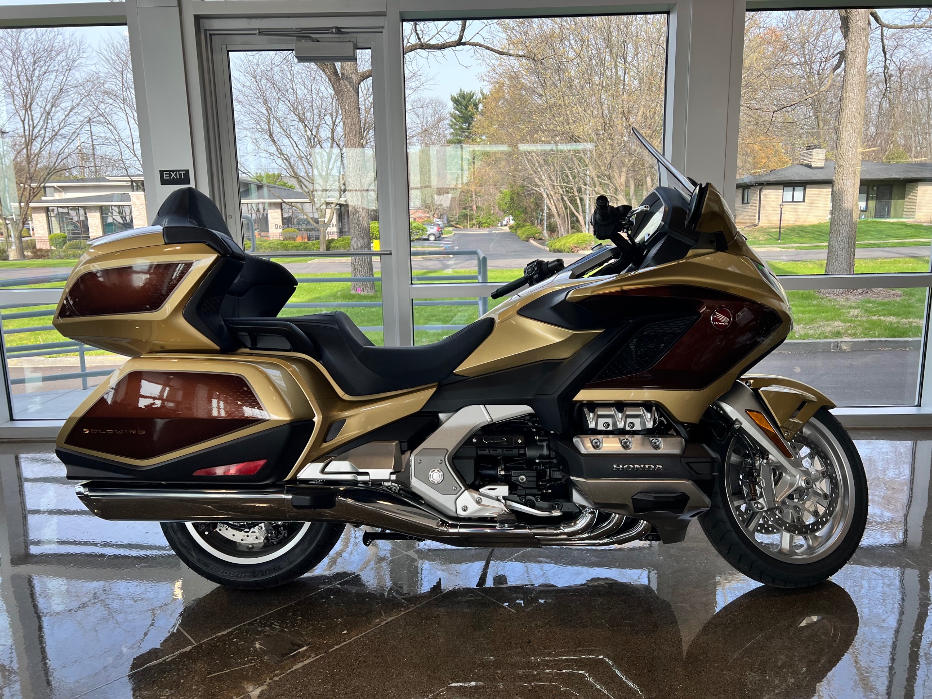 2025 Honda Gold Wing Tour 50th Anniversary, Indianapolis IN | Specs, Price | New Eternal Gold H0250