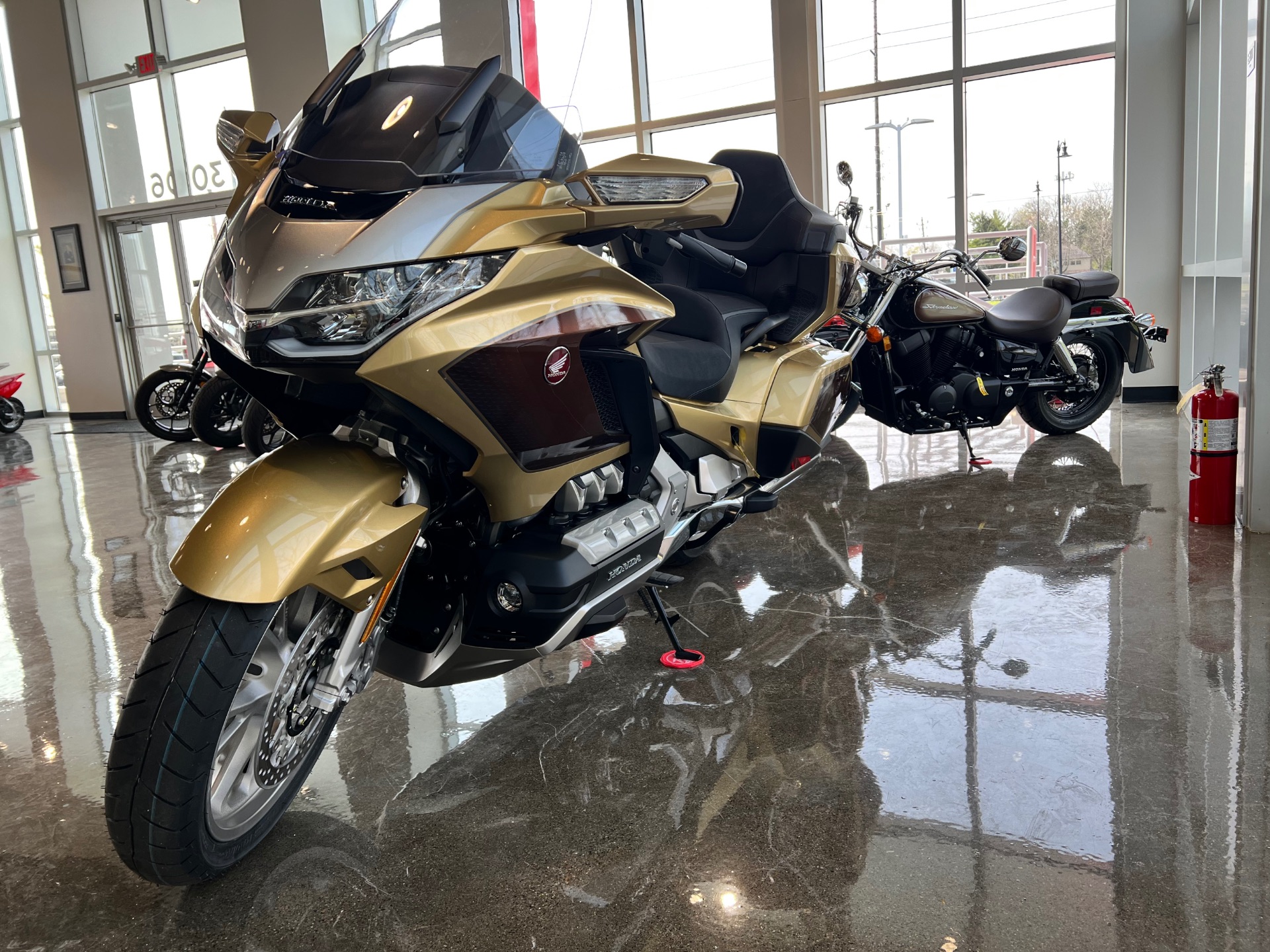 2025 Honda Gold Wing Tour 50th Anniversary, Indianapolis IN | Specs, Price | New Eternal Gold H0250