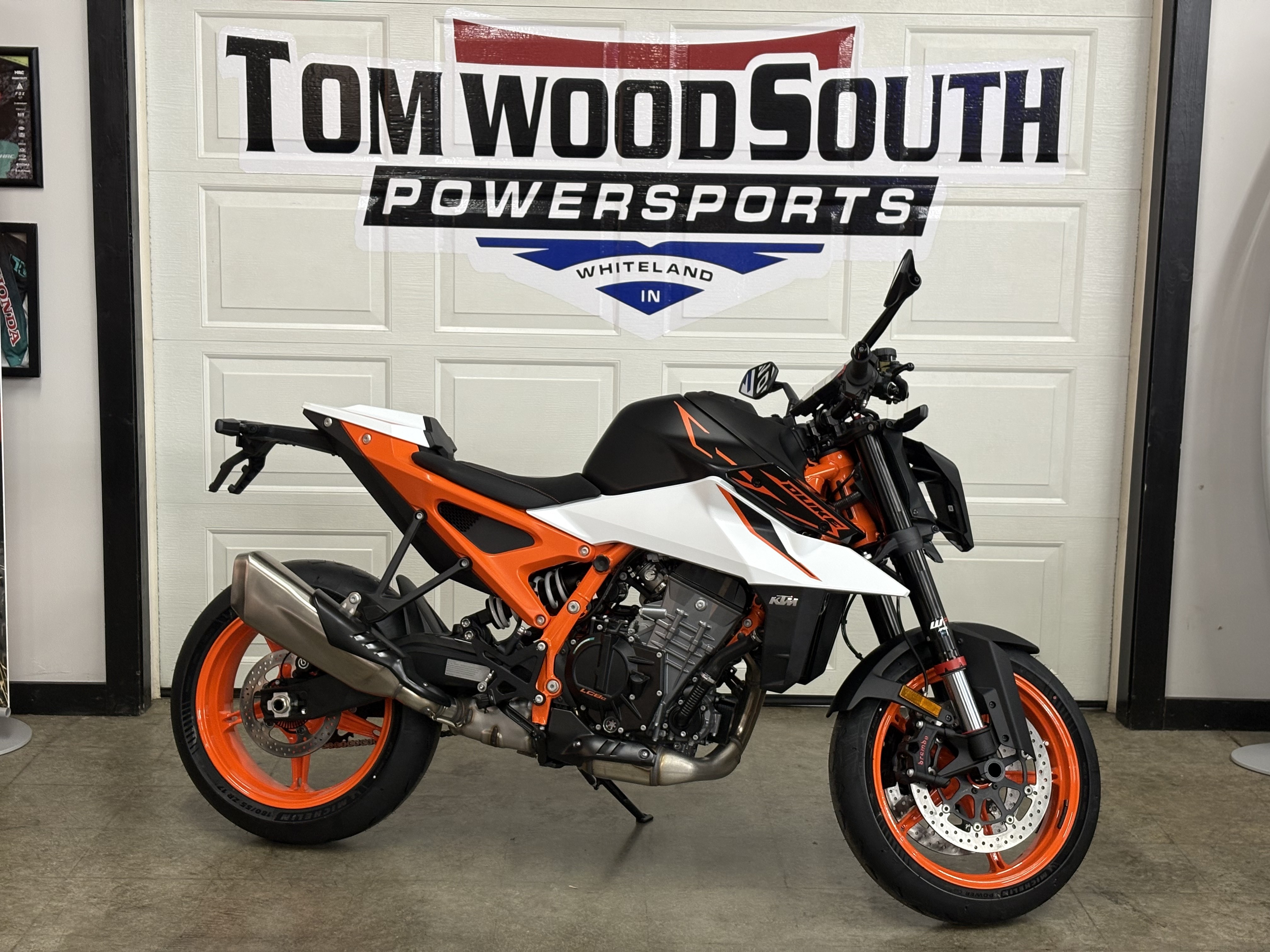 New 2026 KTM 990 Duke, Whiteland IN | Specs, Price, Photos | White K12443