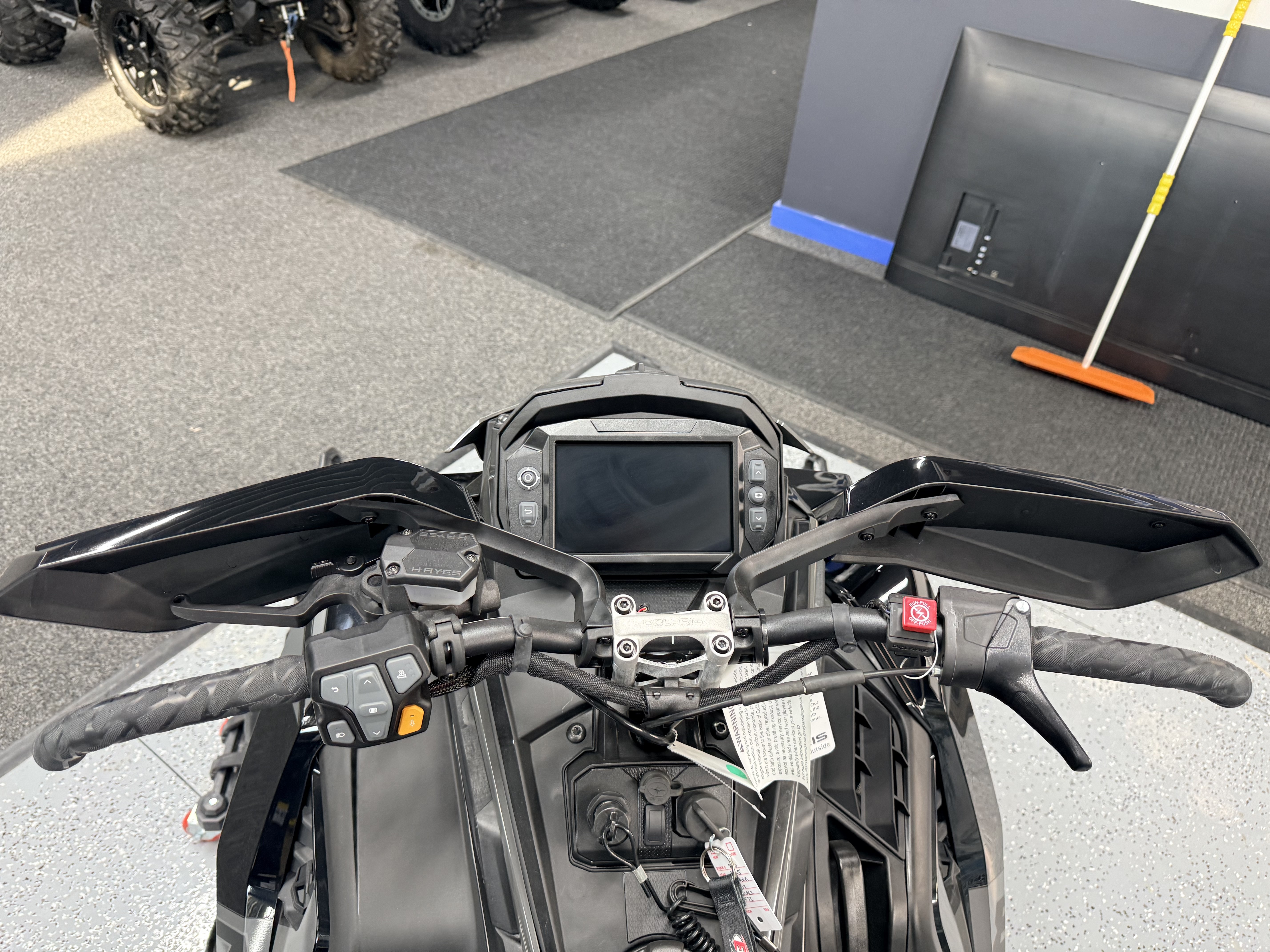 New 2025 Polaris 850 INDY XCR 136 SC ES Shadow Gray / Gloss Black ...