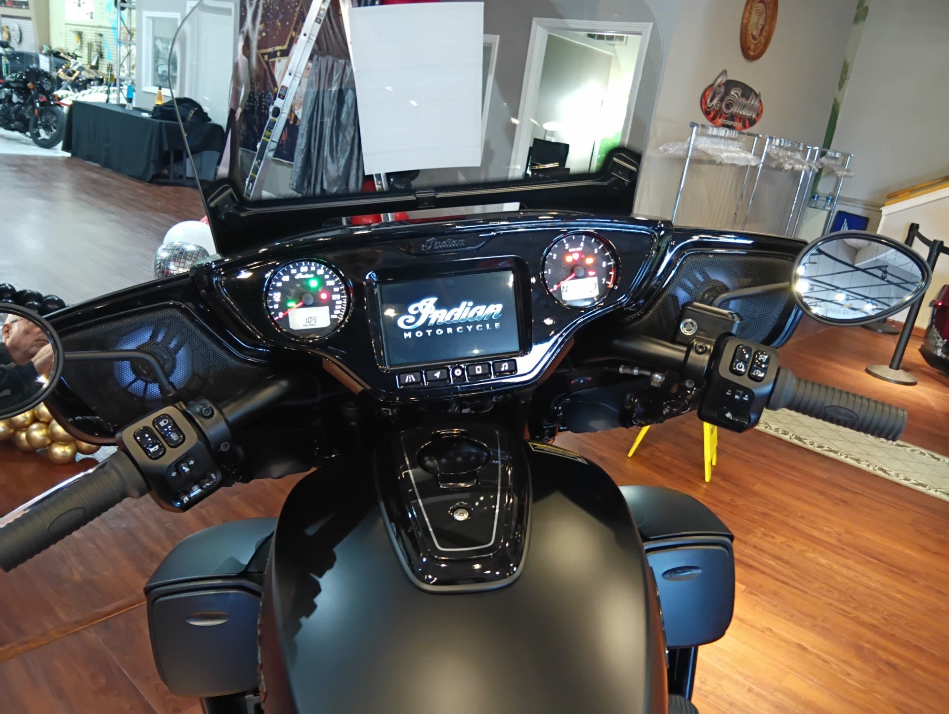 2025 Indian Motorcycle Roadmaster® PowerPlus Dark Horse® with PowerBand ...