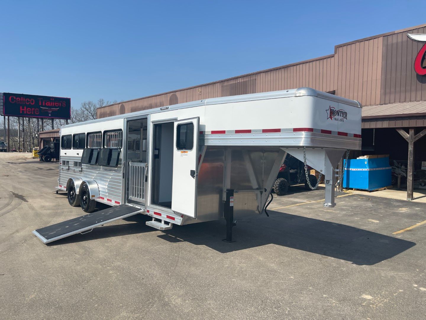 New 2025 Frontier Gooseneck 10-Pen Trailer for Pigs / Hogs, Sheep, and ...