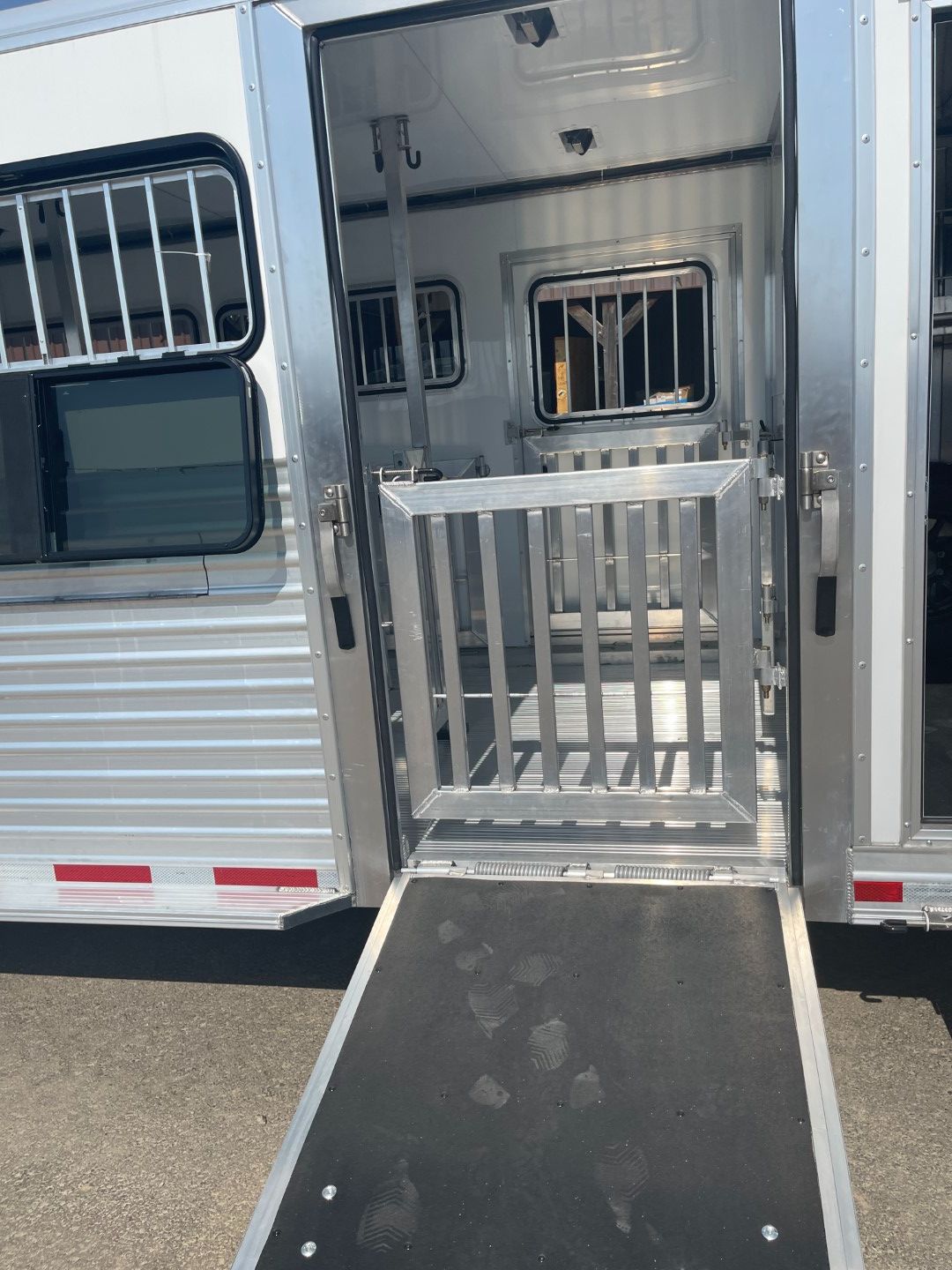 New 2025 Frontier Gooseneck 10-Pen Trailer for Pigs / Hogs, Sheep, and ...