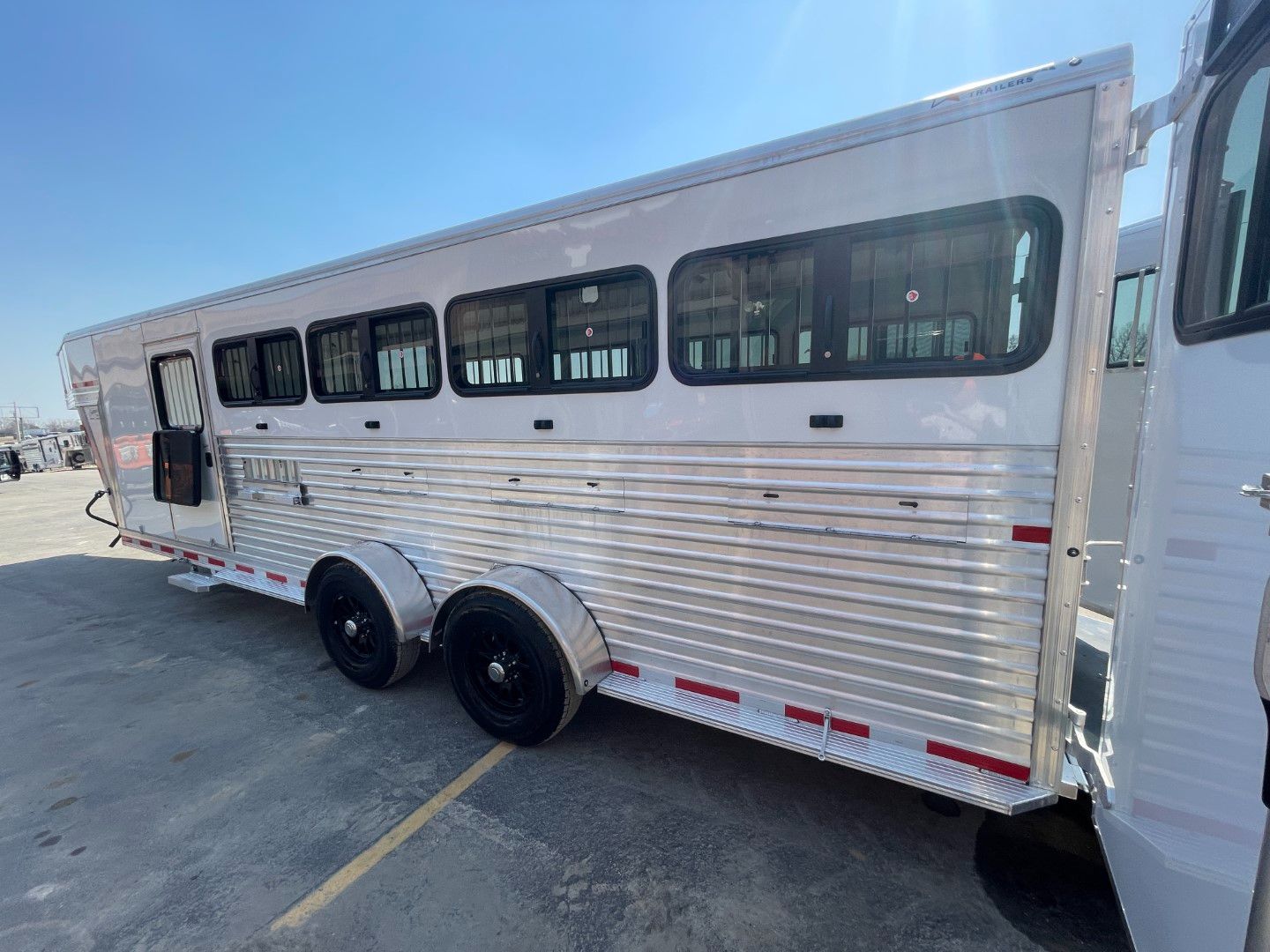 New 2025 Frontier Gooseneck 10-Pen Trailer for Pigs / Hogs, Sheep, and ...