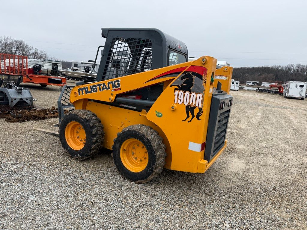 Used 2019 Mustang Skid Steer 1900R Open Station Diesel with Implements ...