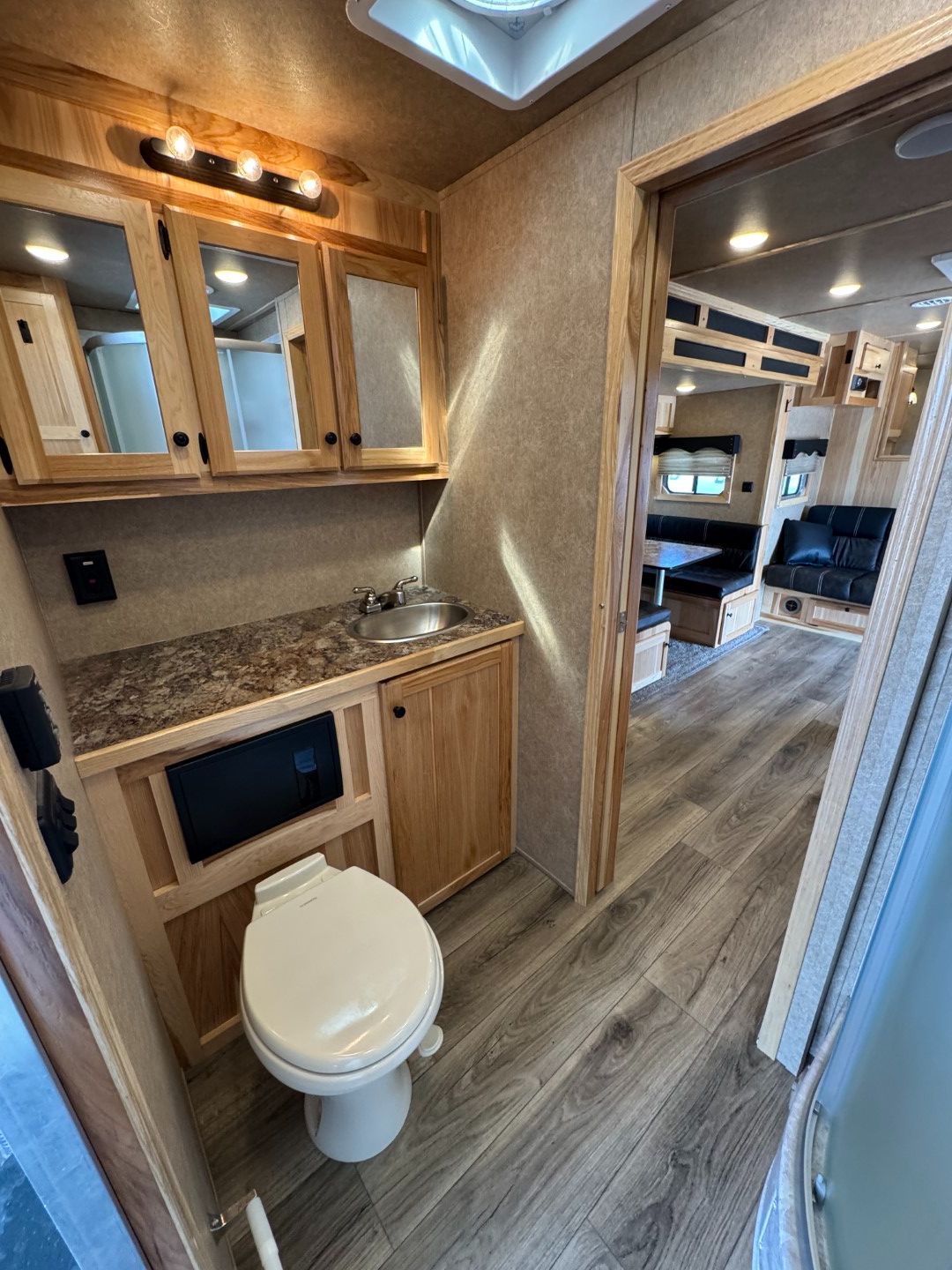 Used 2024 Lakota Trailers Charger Toy Hauler 81415SR, Cuba MO | Specs ...