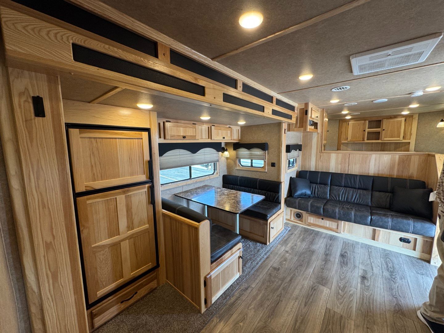 Used 2024 Lakota Trailers Charger Toy Hauler 81415SR, Cuba MO | Specs ...