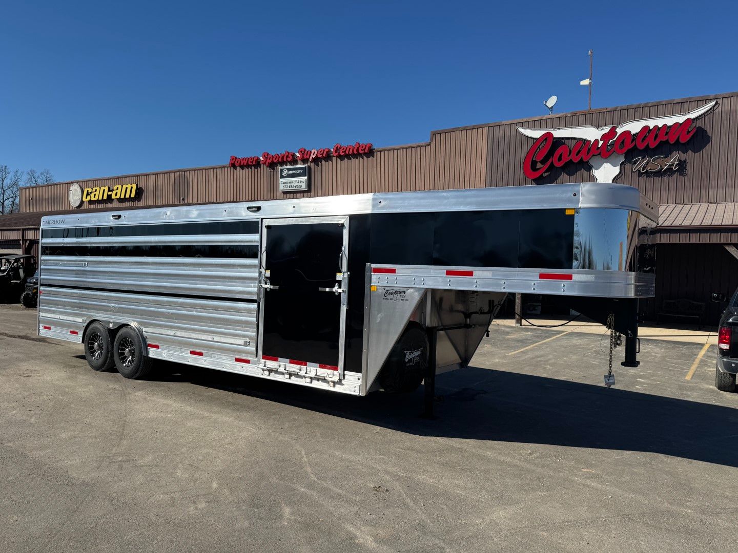 New 2025 Merhow Gooseneck 24' Cattle Show Stock Trailer, Cuba MO ...