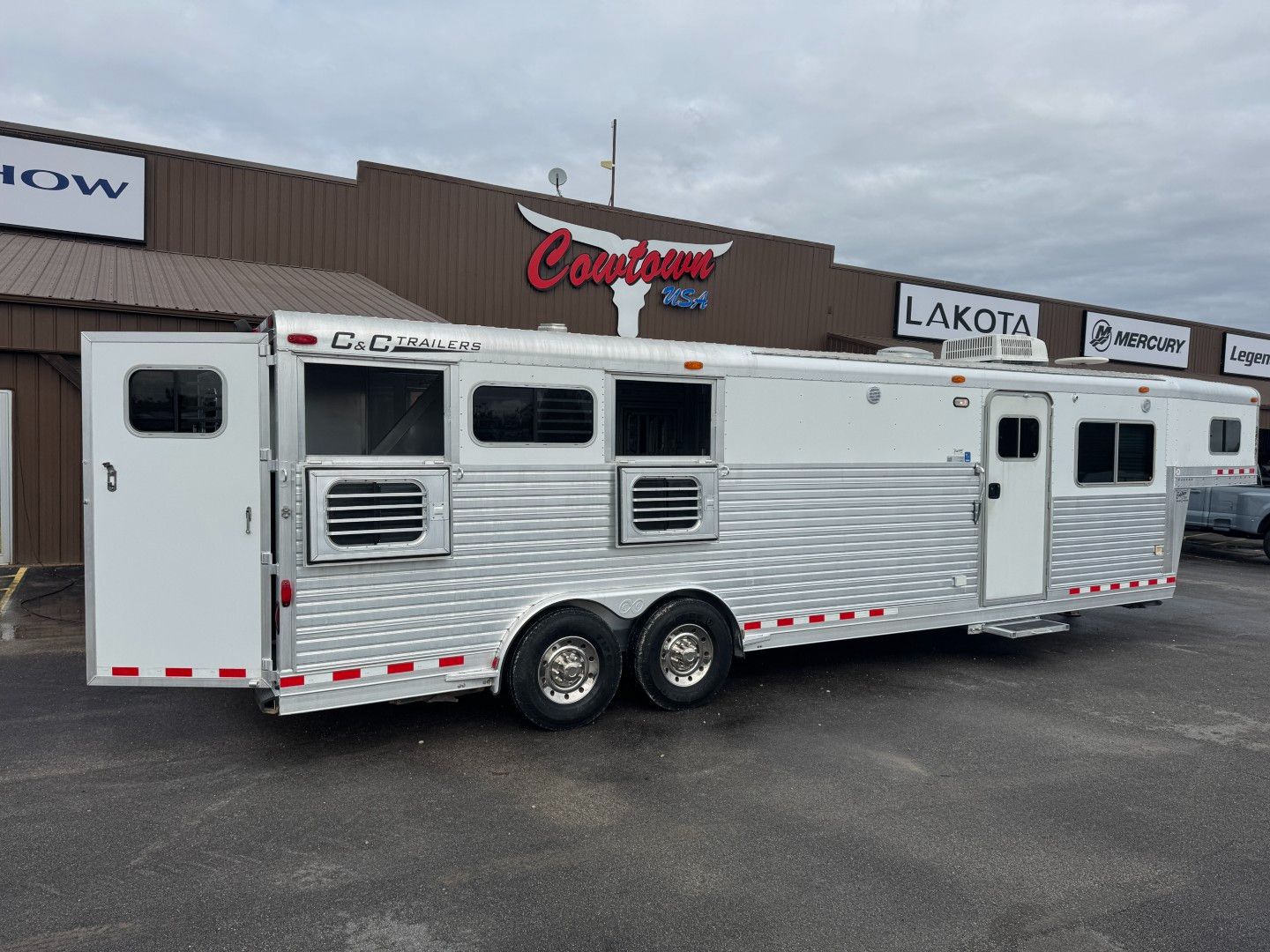 Used 2005 C&C 8314 Three Horse LQ Trailer, Cuba MO | Specs, Price, Photos | White 643345