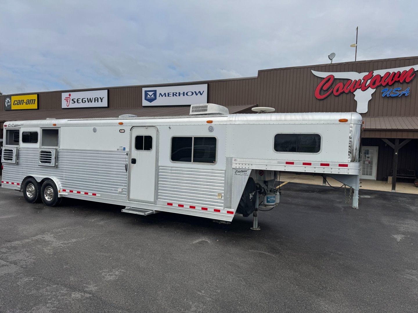 Used 2005 C&C 8314 Three Horse LQ Trailer, Cuba MO | Specs, Price, Photos | White 643345