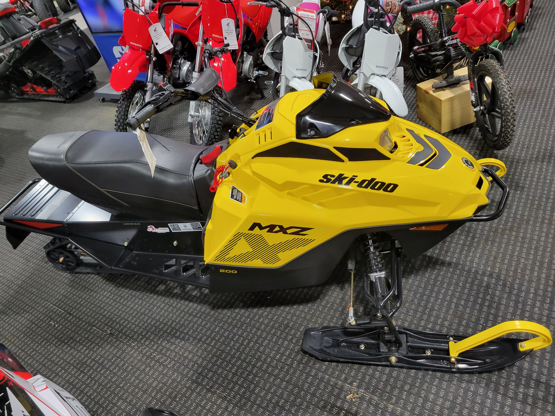 New 2024 Ski-Doo MXZ 200 ES Cobra 1.0, Gaylord MI | Specs, Price ...