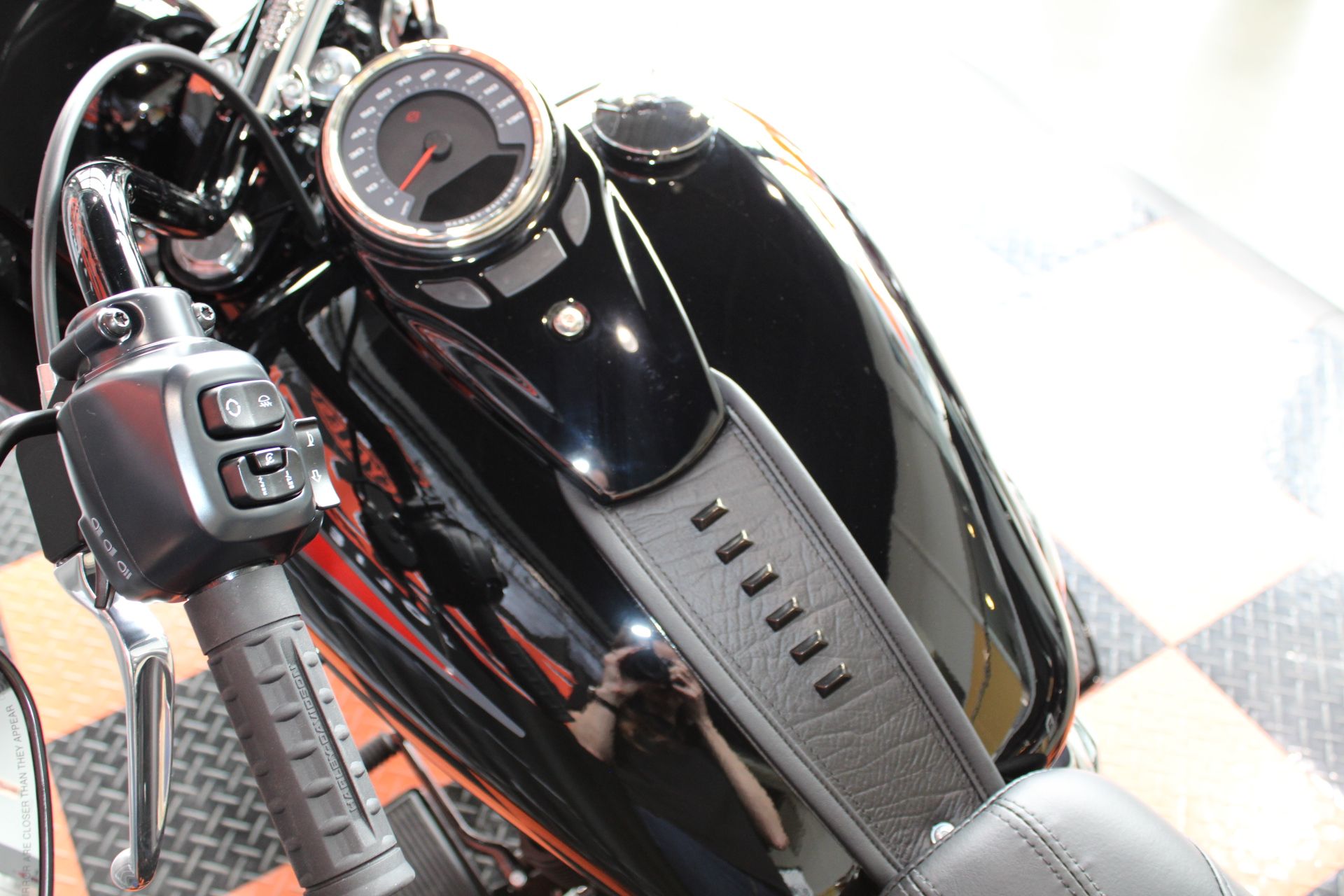 New 2025 Harley-Davidson Heritage Classic Whiskey Fire / Vivid Black with Spoke Wheels ...