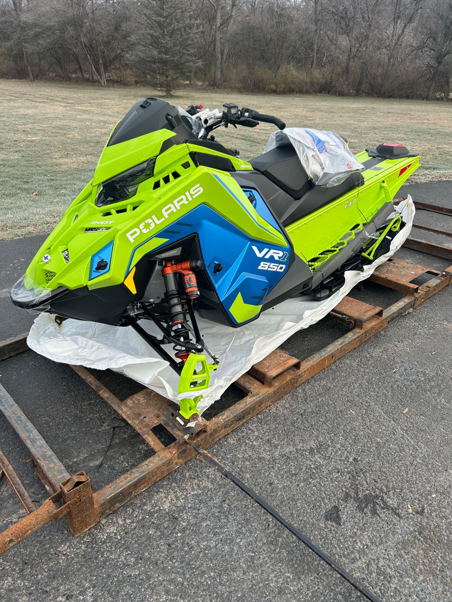 New 2026 Polaris 850 INDY VR1 137 Dynamix SC ES Snowmobiles in Little ...