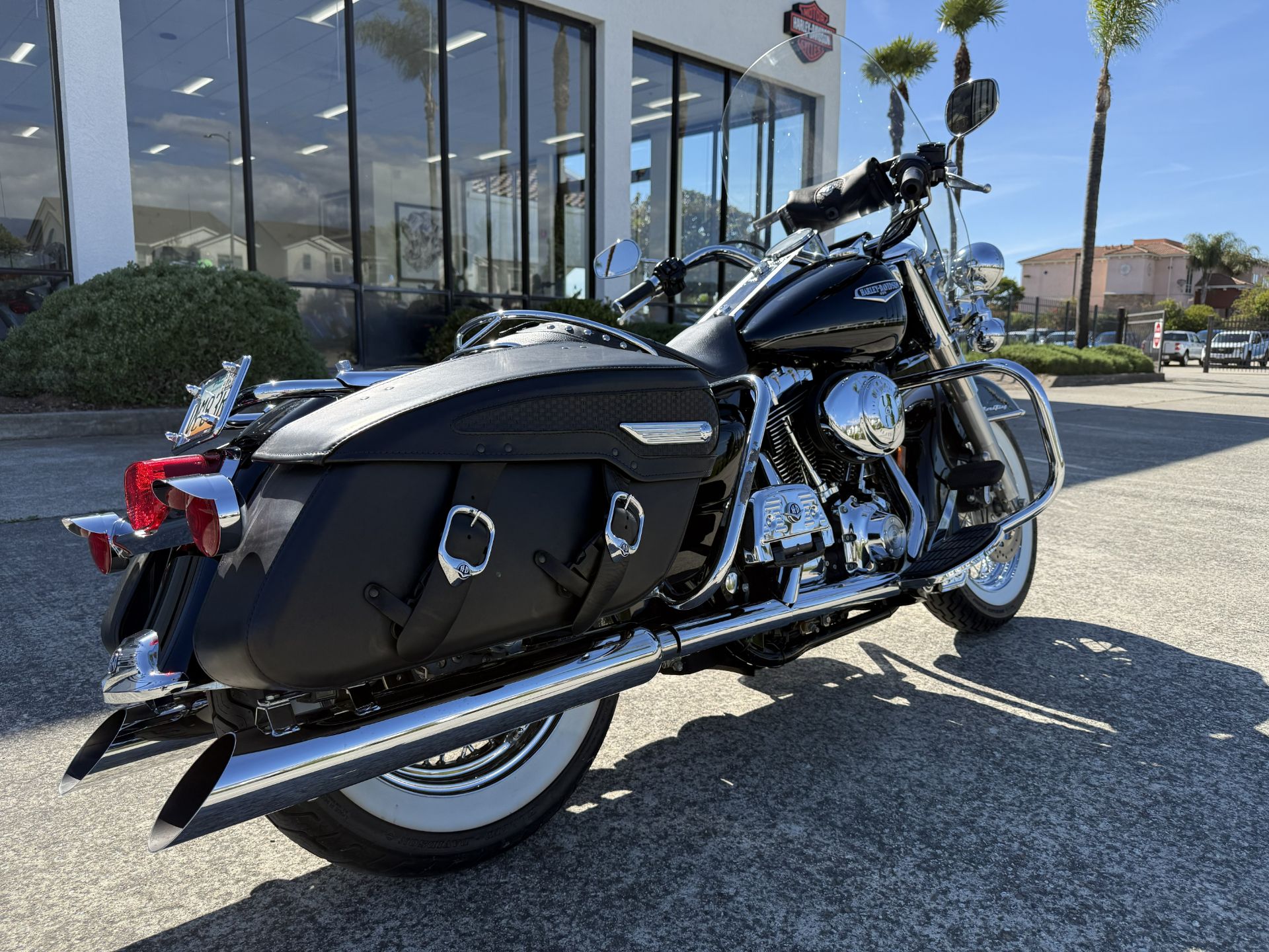 Used 2005 Harley-Davidson FLHRCI Road King® Classic Motorcycle - Specs ...