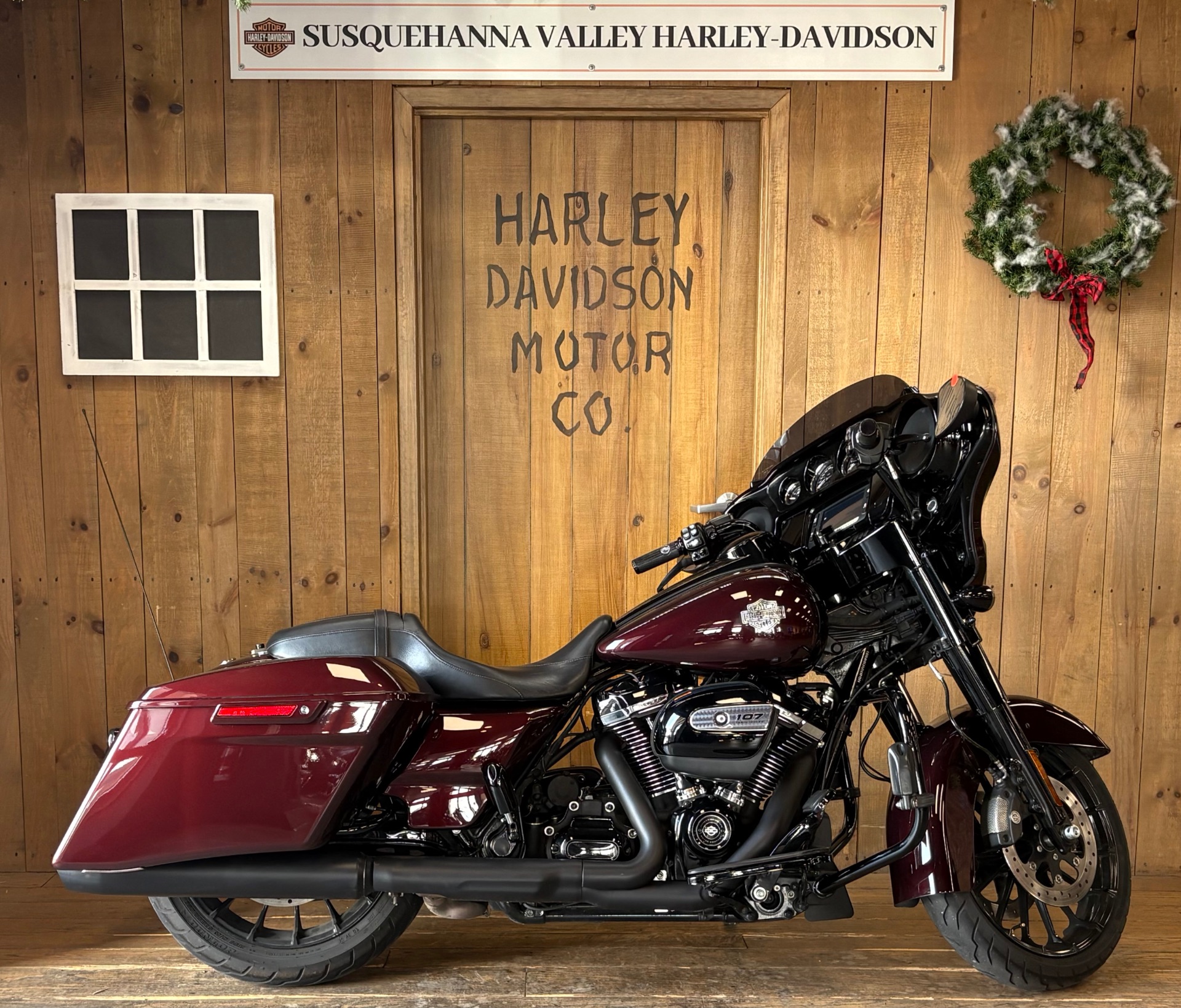 2018 Harley-Davidson Street Glide® Special Twisted Cherry