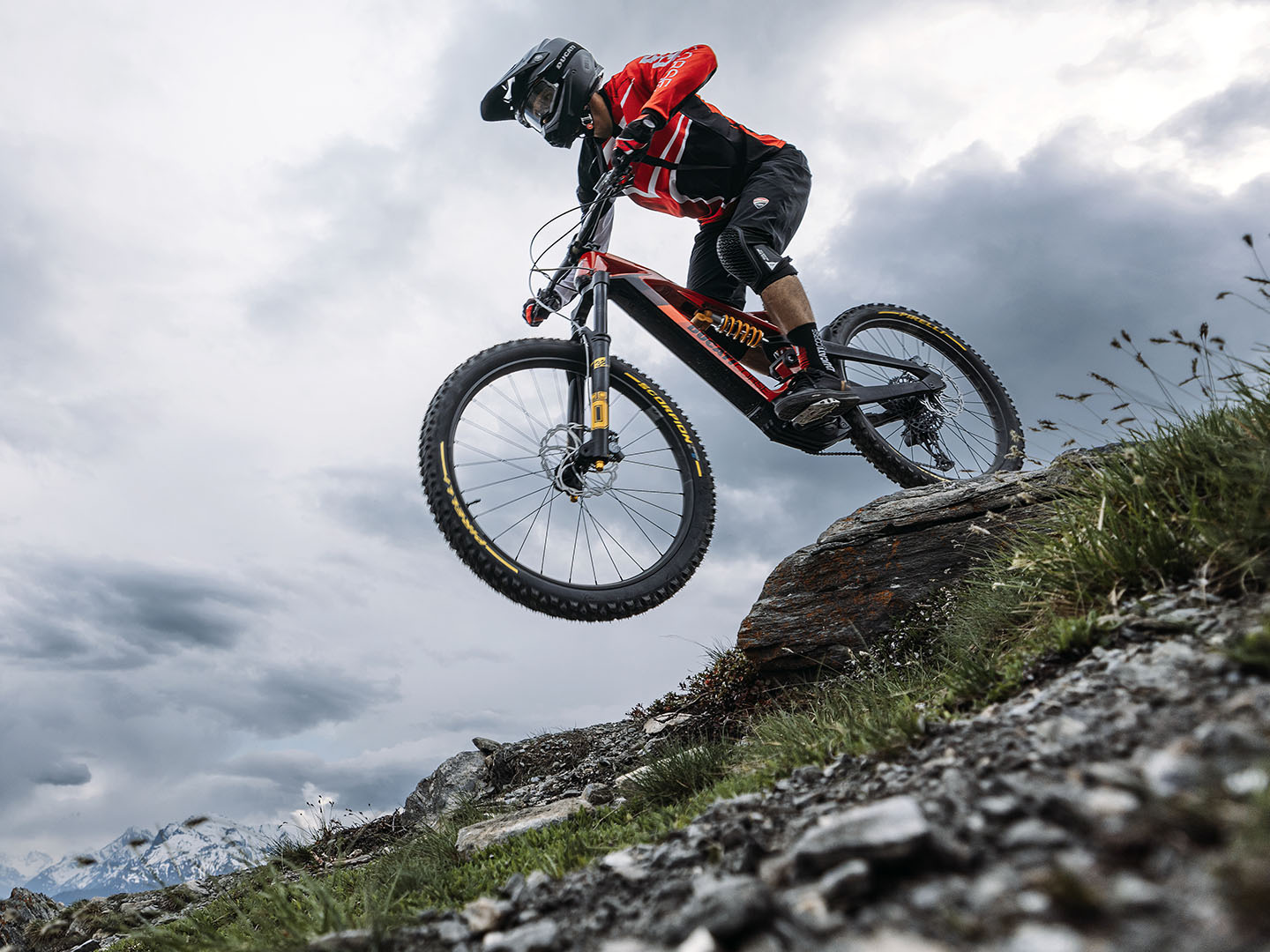 Compare Models: 2025 Ducati Powerstage RR - M vs 2025 Ducati Powerstage ...