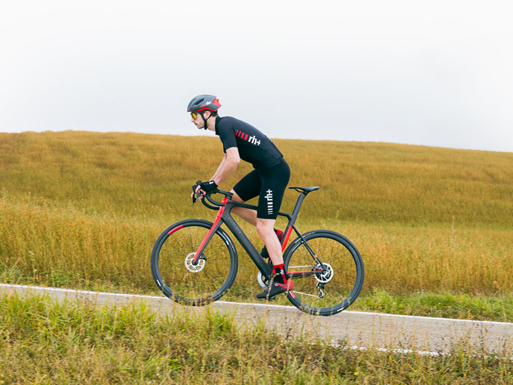 Compare Models: 2025 Ducati Futa AXS - M vs 2025 Ducati Futa AXS - M at ...