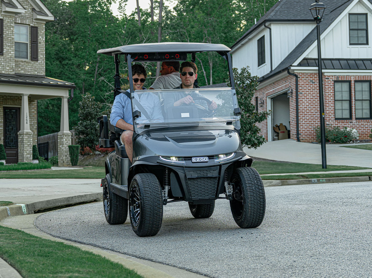 Model Feature Comparison | 2026 E-Z-GO RXV 4 Summit ELiTE and 2026 E-Z ...