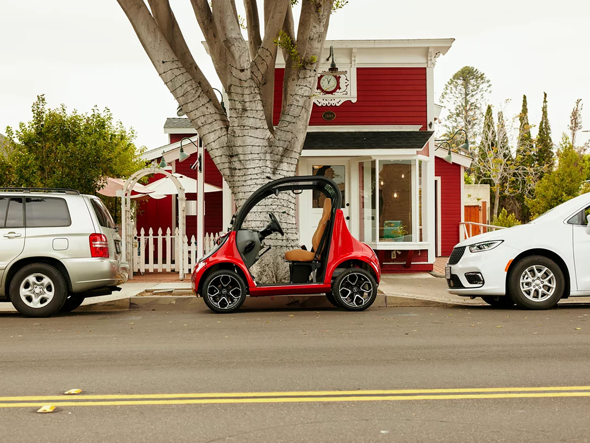 New 2025 GEM e2 | Specialty Vehicles in Central Florida | White Gloss