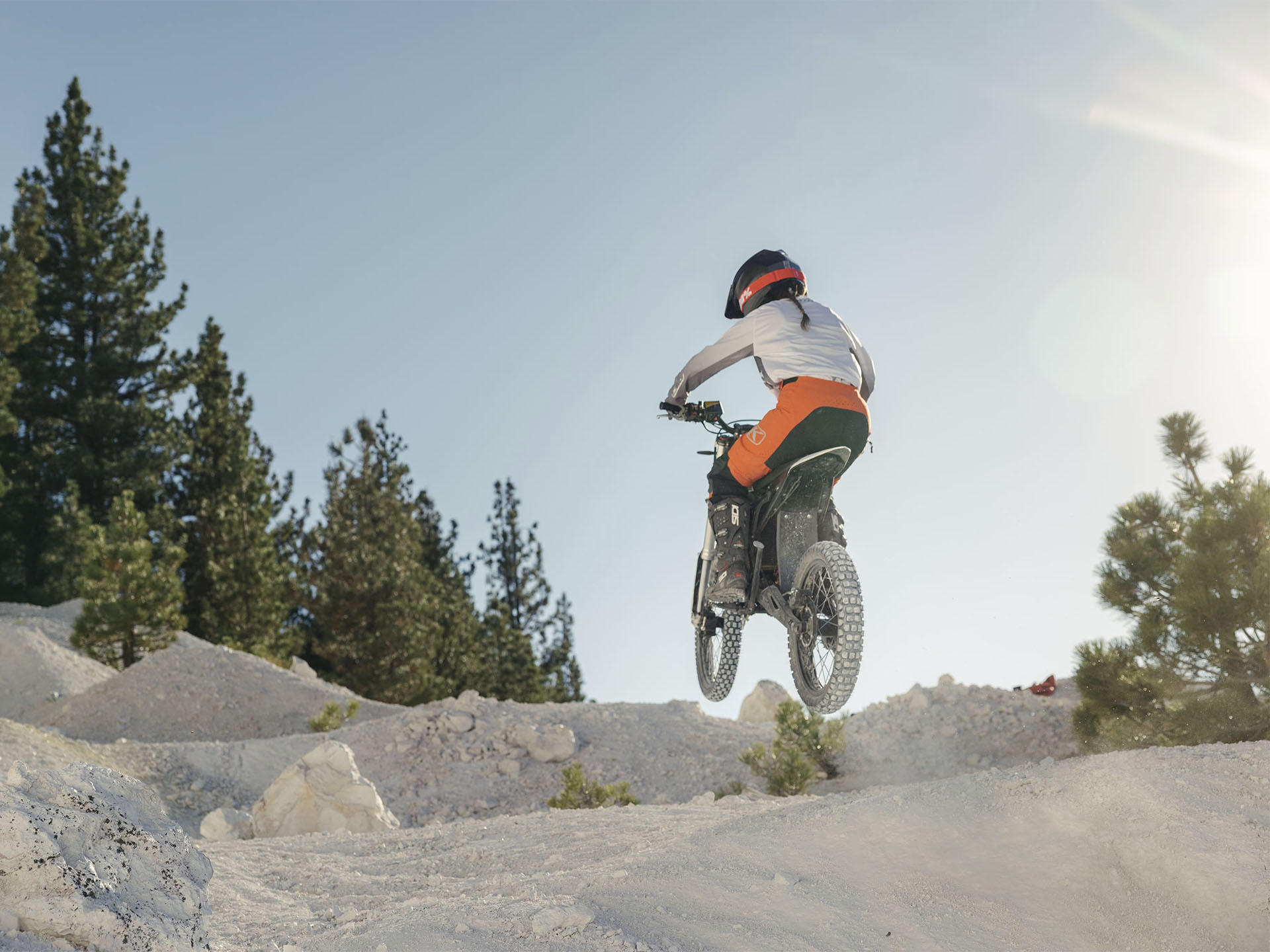 New 2025 Zero Motorcycles XE, Harrisburg PA | Specs, Price, Photos | TBD